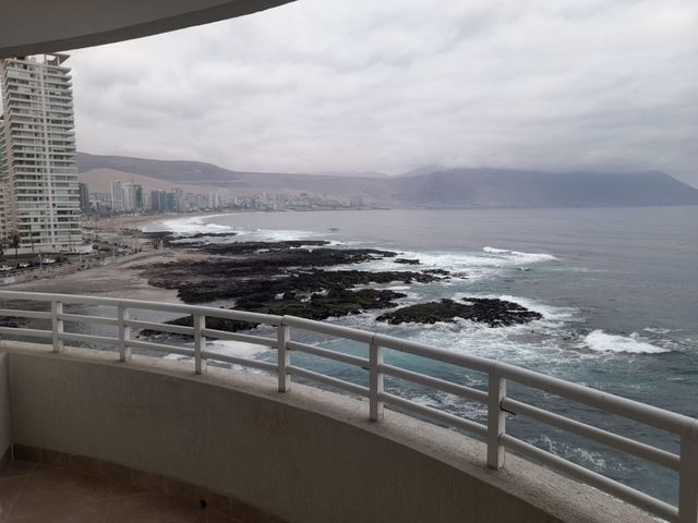 Departamento 3 Dormitorios. Edificio Punta Cavancha. Iquique ...